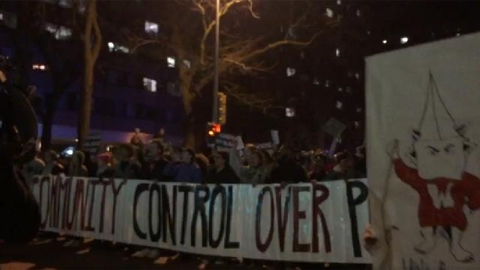 Protesters block part of UW Homecoming parade in Madison | WMSN