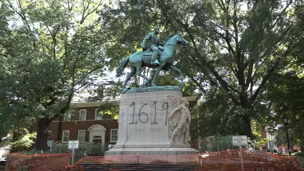 Robert E. Lee, Stonewall Jackson statues vandalized with '1619' in ...
