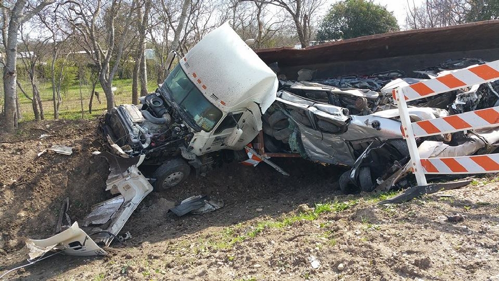SUV, 18-wheeler involved in bad wreck on SW Side | KABB
